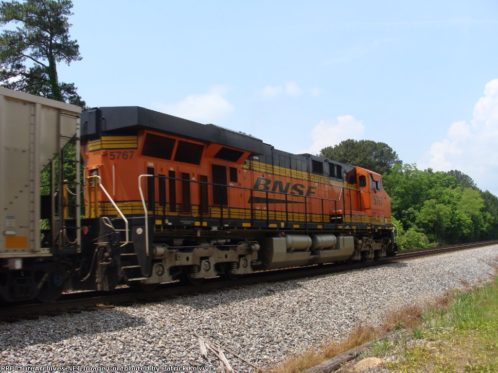 BNSF 5767